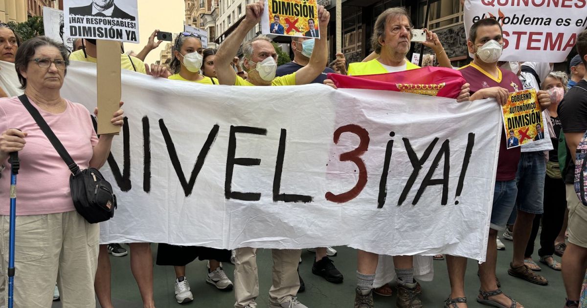 Un millar de personas exige en León el Nivel 3 de emergencia por la ...