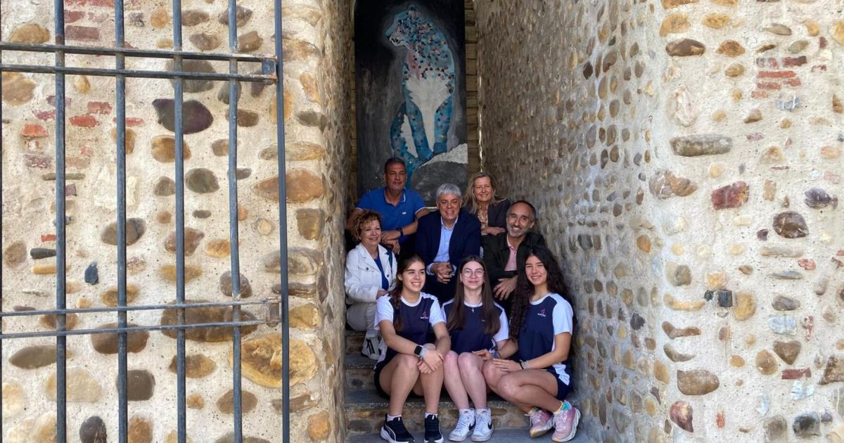 El pasaje del Espolón de León acoge el mural temporal ‘El leopardo de ...